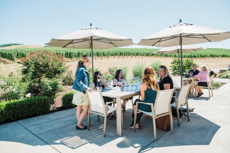 How to Pack a Winery Picnic (The BEST Winery Snacks)