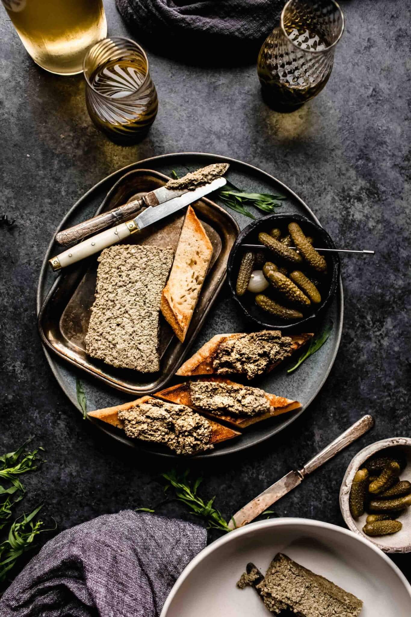 Easy Mushroom Pate Recipe (Vegetarian Pâté)