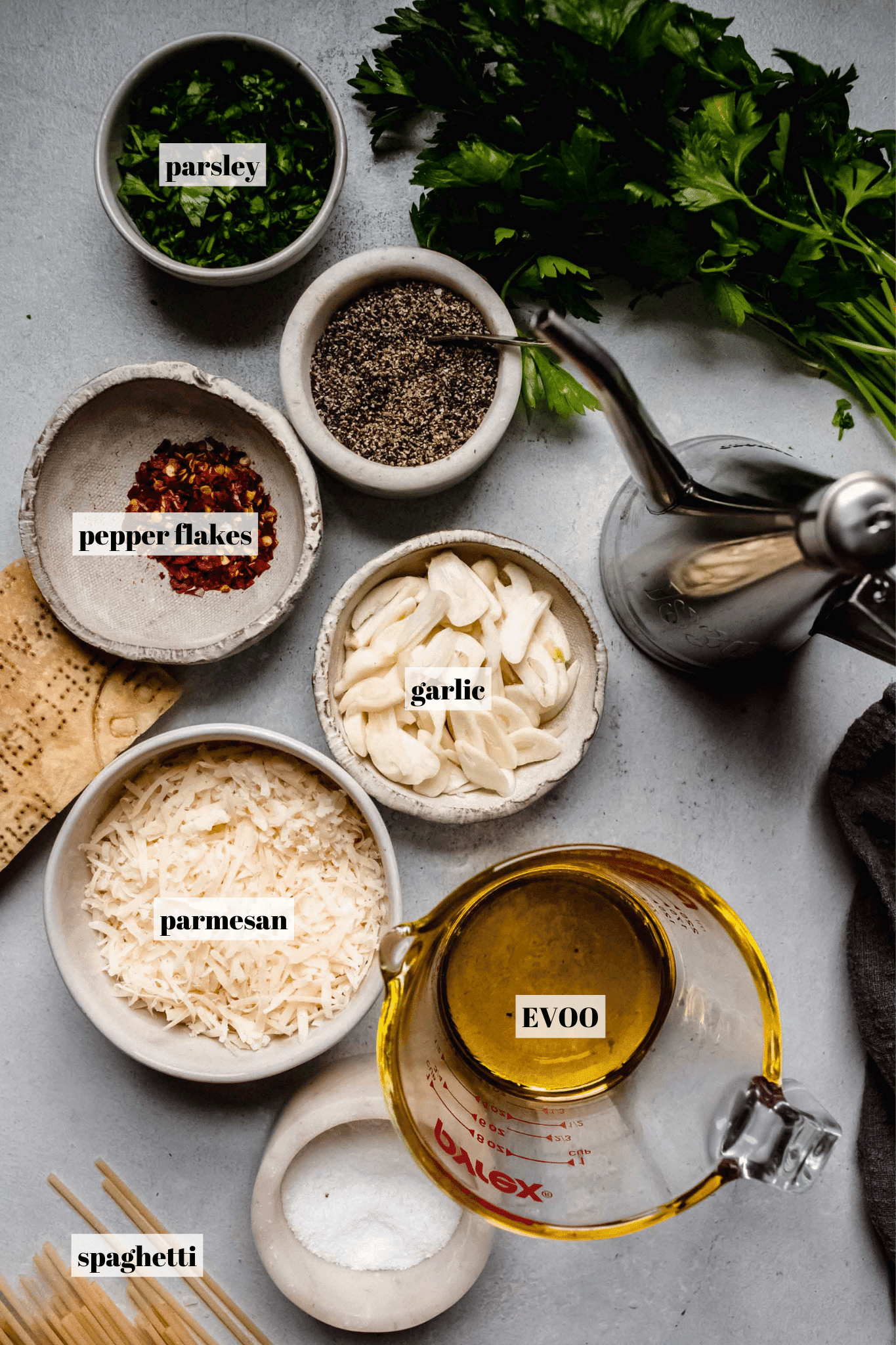 Garlic and Oil Pasta (Spaghetti Aglio e Olio)