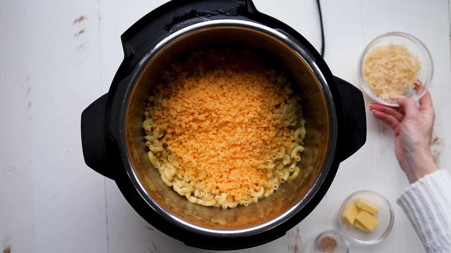 The BEST Instant Pot Mac and Cheese + VIDEO | Platings + Pairings