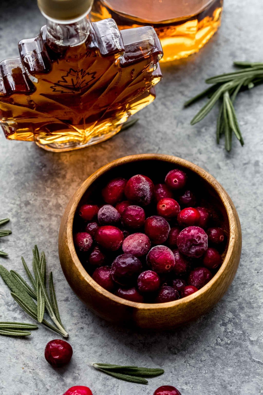 Cranberry Bourbon Cocktail (Cranberry Bourbon Smash) - Platings + Pairings
