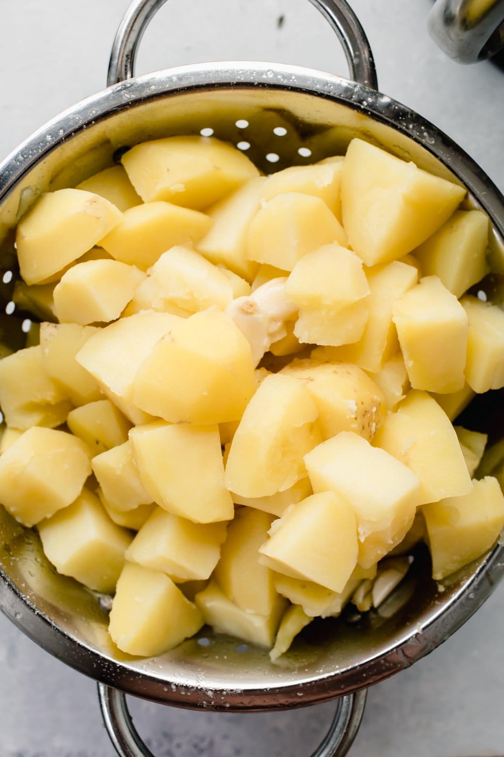 Easy Sour Cream Mashed Potatoes (Extra Creamy & Fluffy)