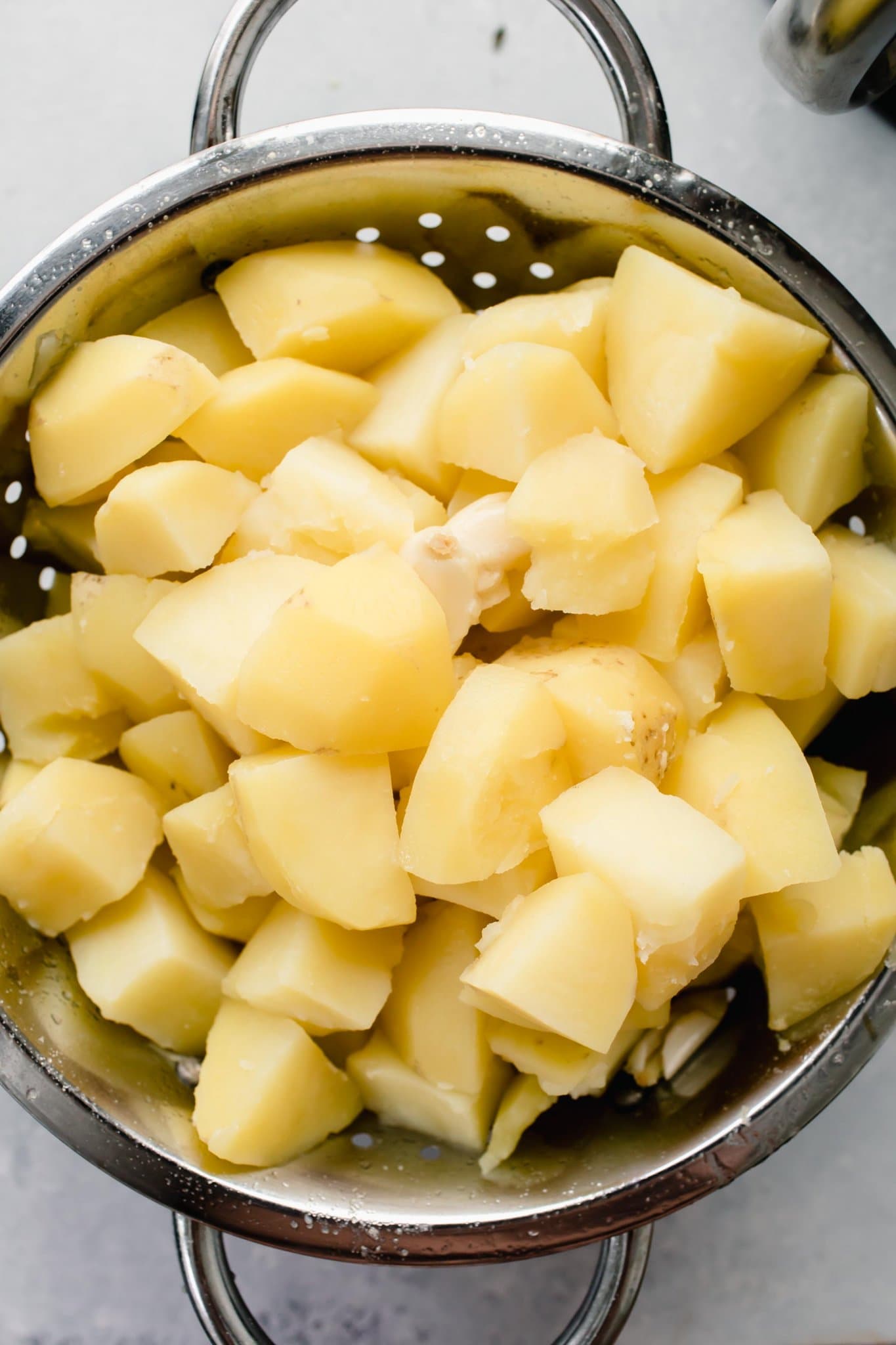 Easy Sour Cream Mashed Potatoes (Extra Creamy & Fluffy)