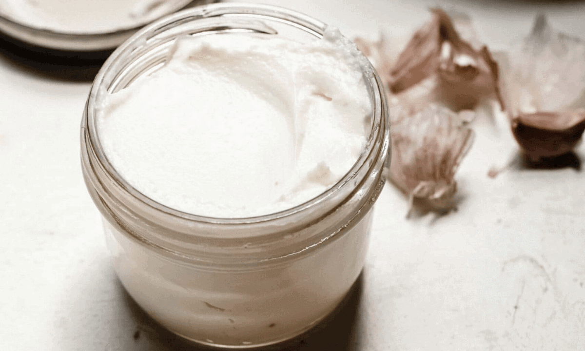 Toum (Lebanese Garlic Sauce) + How to Use It
