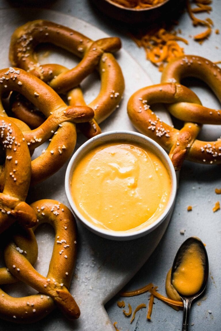 Easy Pretzel Cheese Dip