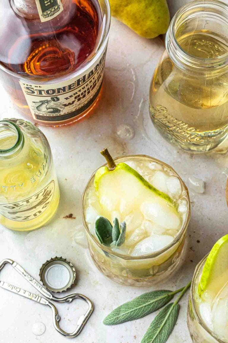 30+ Easy Pear Cocktails to Try!