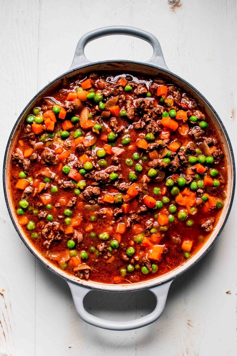 Shepherd's Pie with Ground Lamb and Cheesy Mashed Potatoes