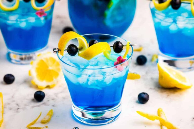 25+ Easy Blue Cocktails to Mix up at Home!