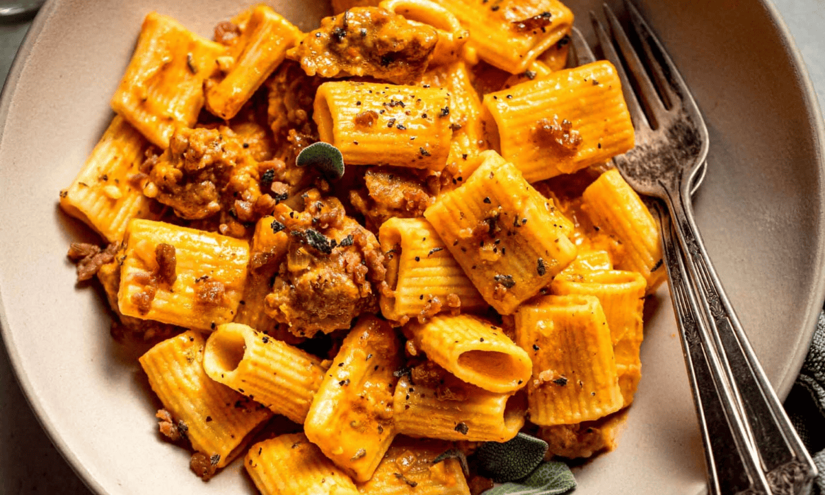 Creamy Pumpkin Pasta with Sausage (Easy Recipe!)