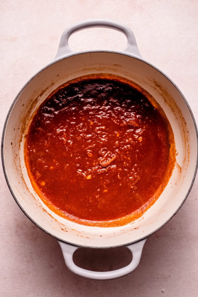 Homemade Red Wine Pasta Sauce (Quick & Easy Recipe)