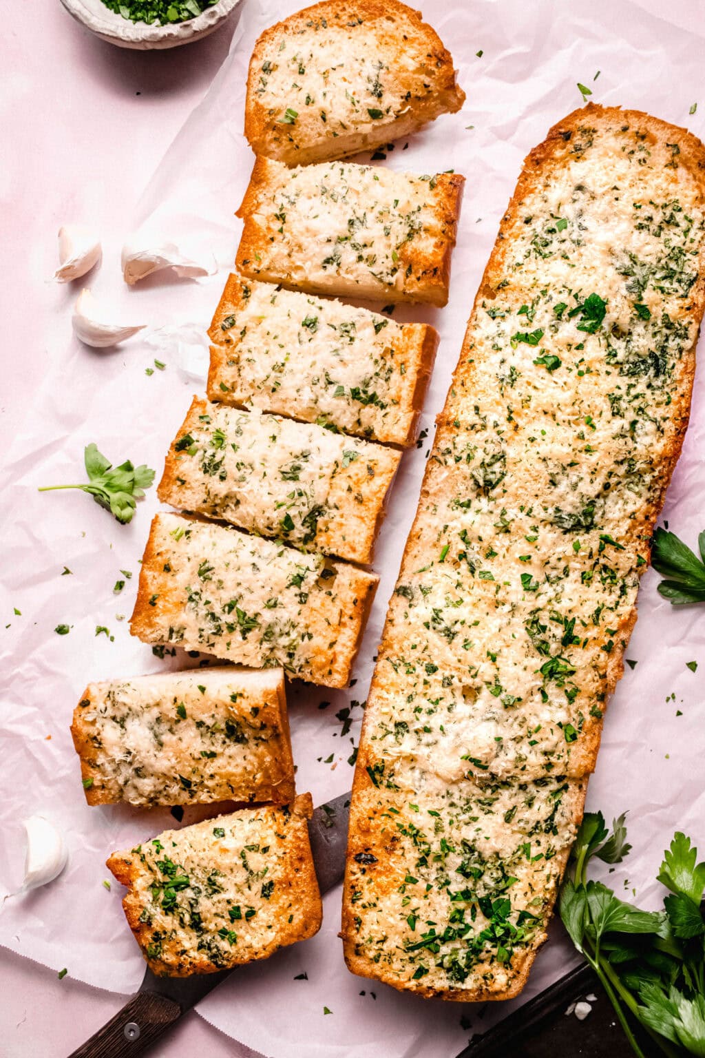 The BEST Homemade Garlic Bread (Easy Recipe!)