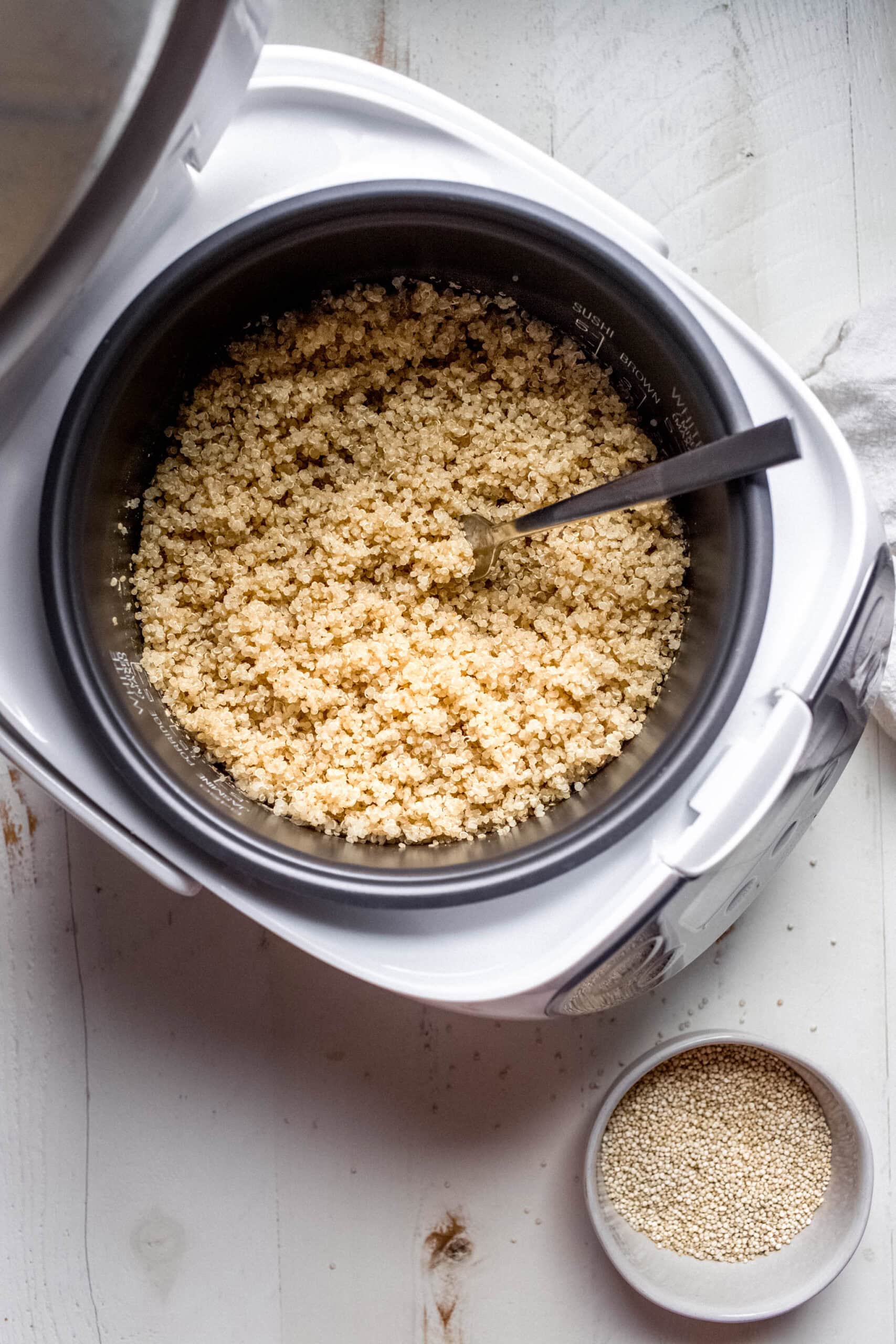 How to Cook Quinoa in a Rice Cooker (Perfect Every Time!)