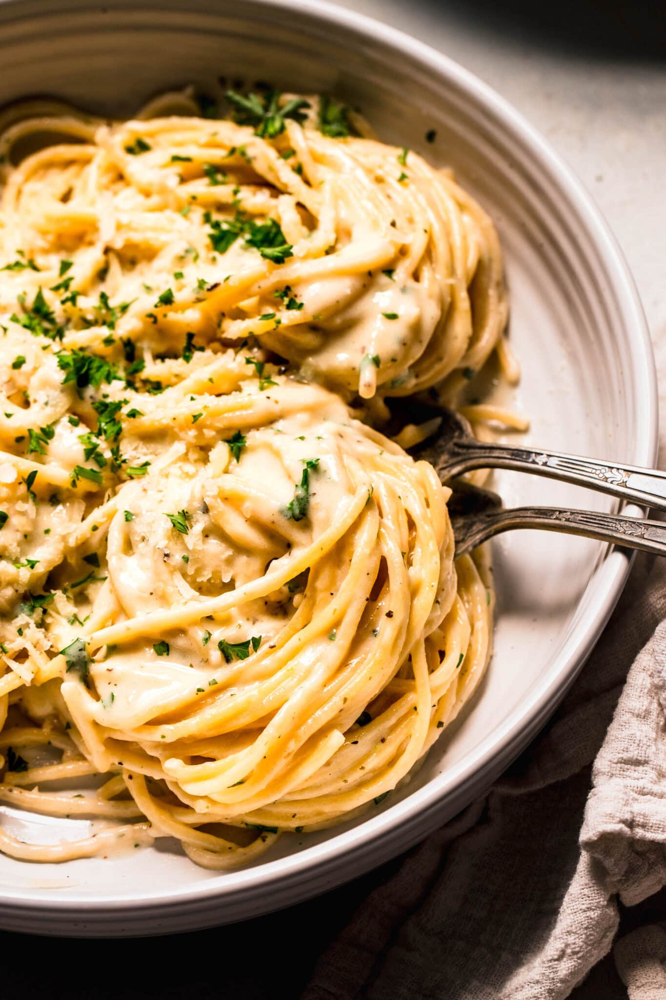 Parmesan Cream Sauce (Easy 15-Minute Recipe)