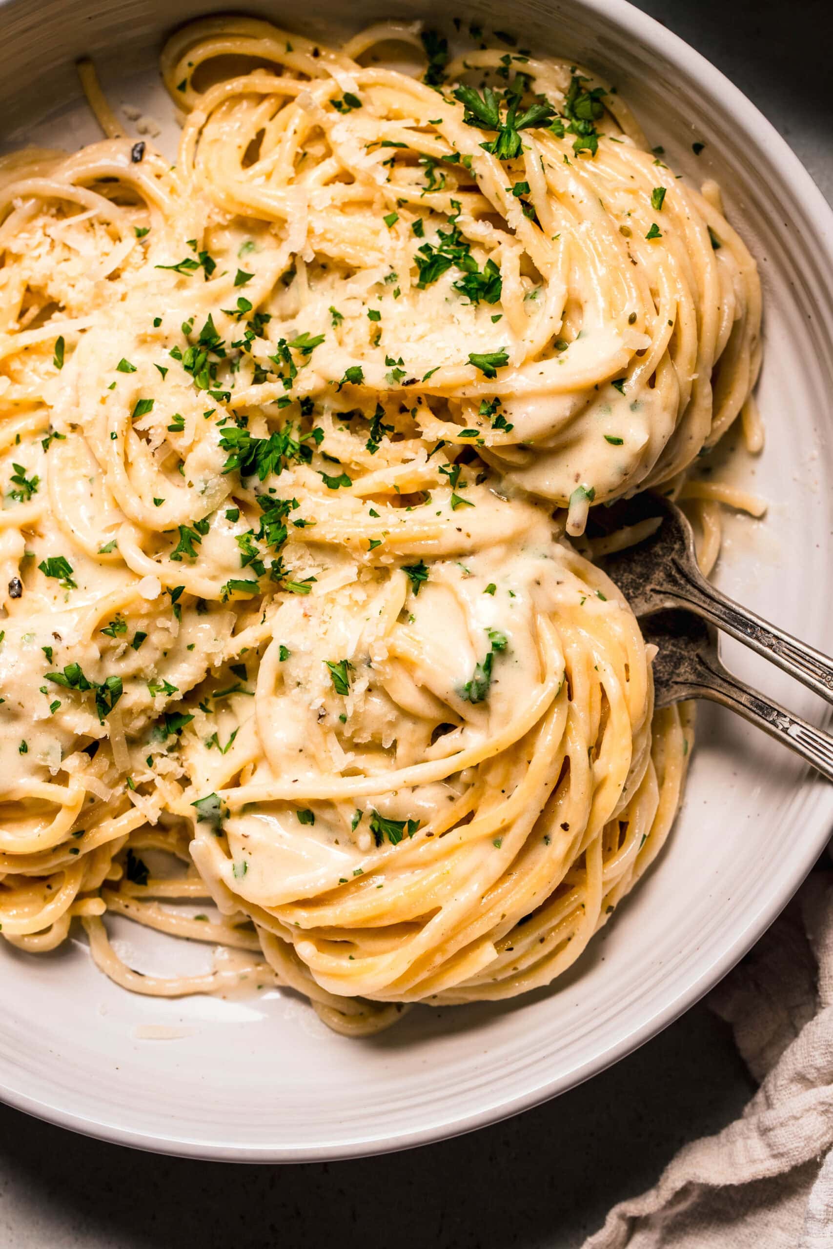 Parmesan Cream Sauce (Easy 15-Minute Recipe)
