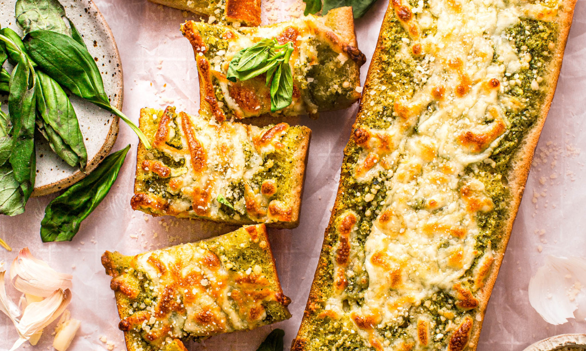 Cheesy Pesto Garlic Bread (Easy 15-Minute Recipe!)